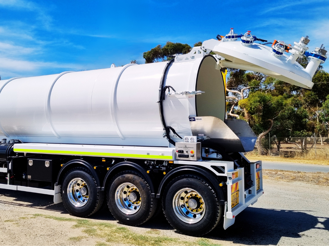 Blade Vacuum Semi Trailer - Firmus Group